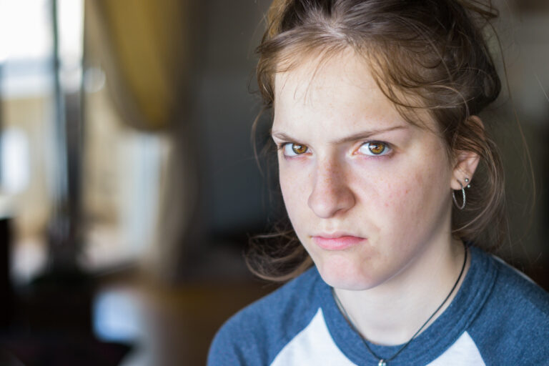 A Parent’s Guide to Dealing with an Angry Teenager | Evolve Treatment